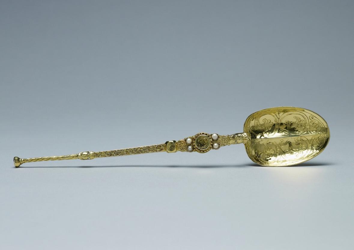 CORONATION JEWELS WITH IMAGES